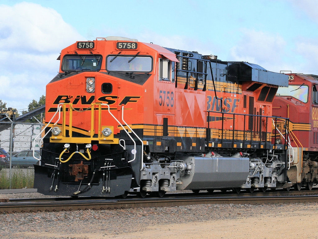 BNSF 5758